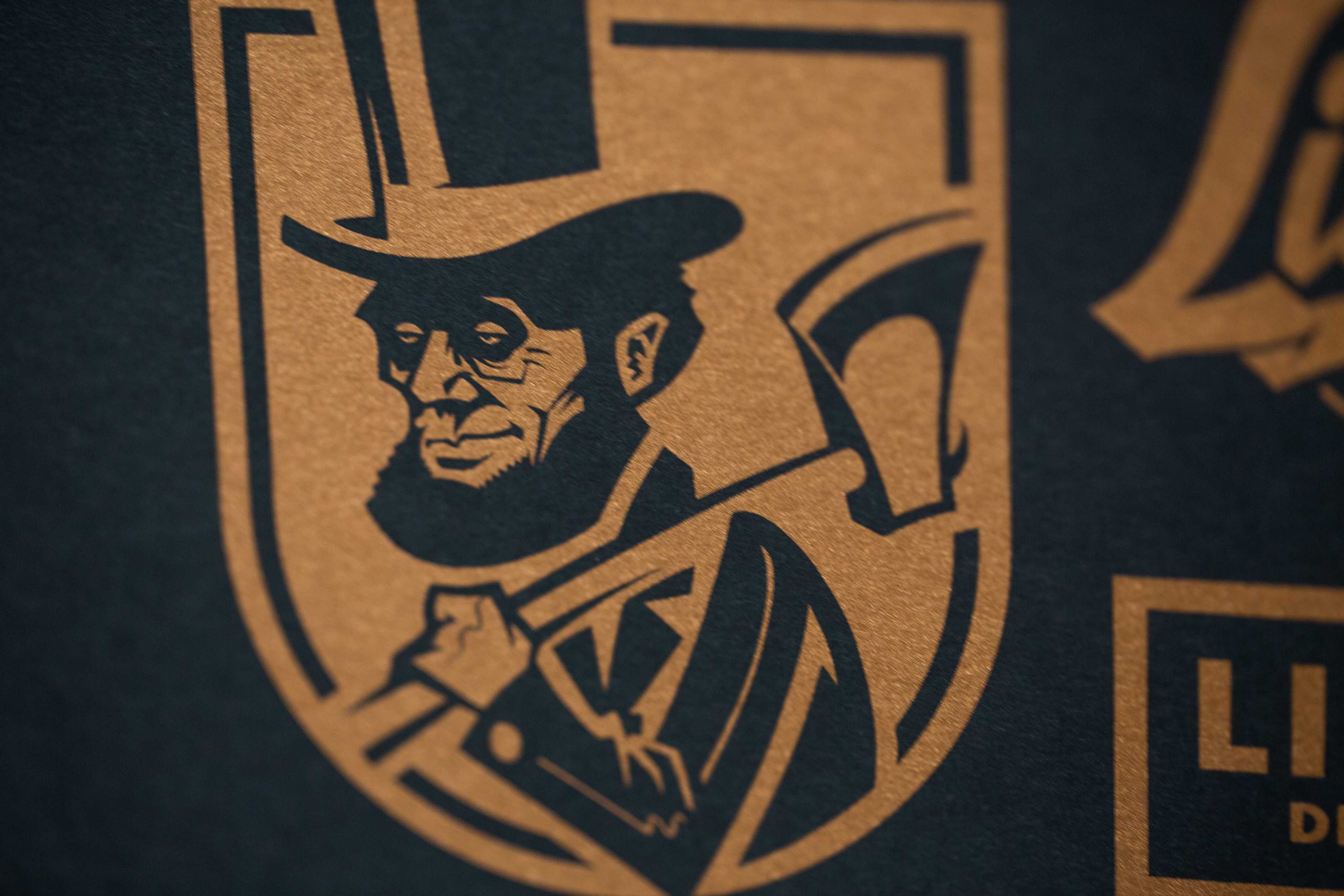 Lincoln Design Co. Icon Poster v2 • Mama’s Sauce